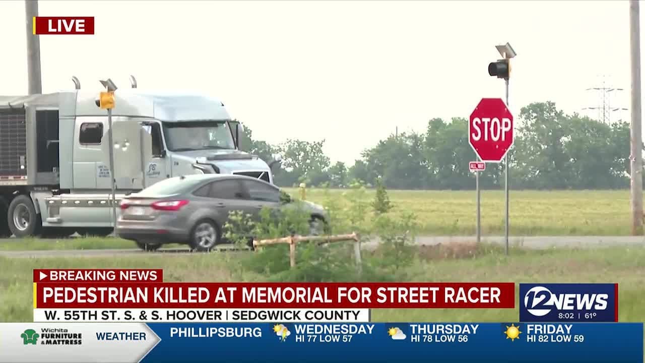 Pedestrian struck and killed at 55th South and Hoover - YouTube