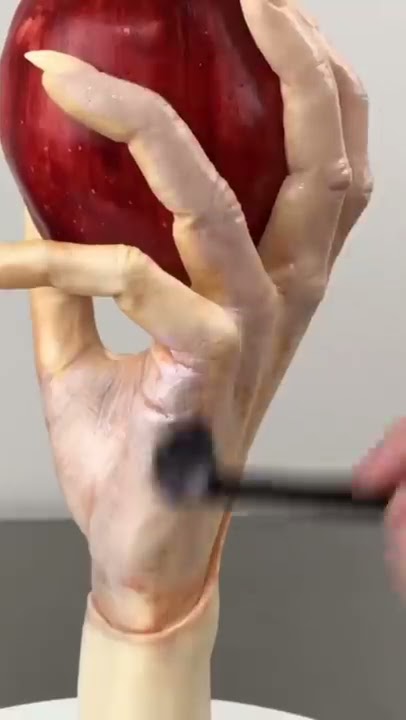 Hyperrealistic Cake of a Human Hand 😱 - YouTube