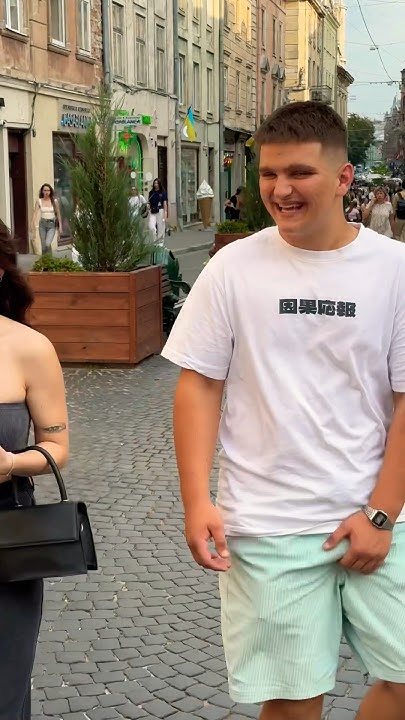Комплімент Львів дівчата мода на площа Ринок львівплощаринок Youtube