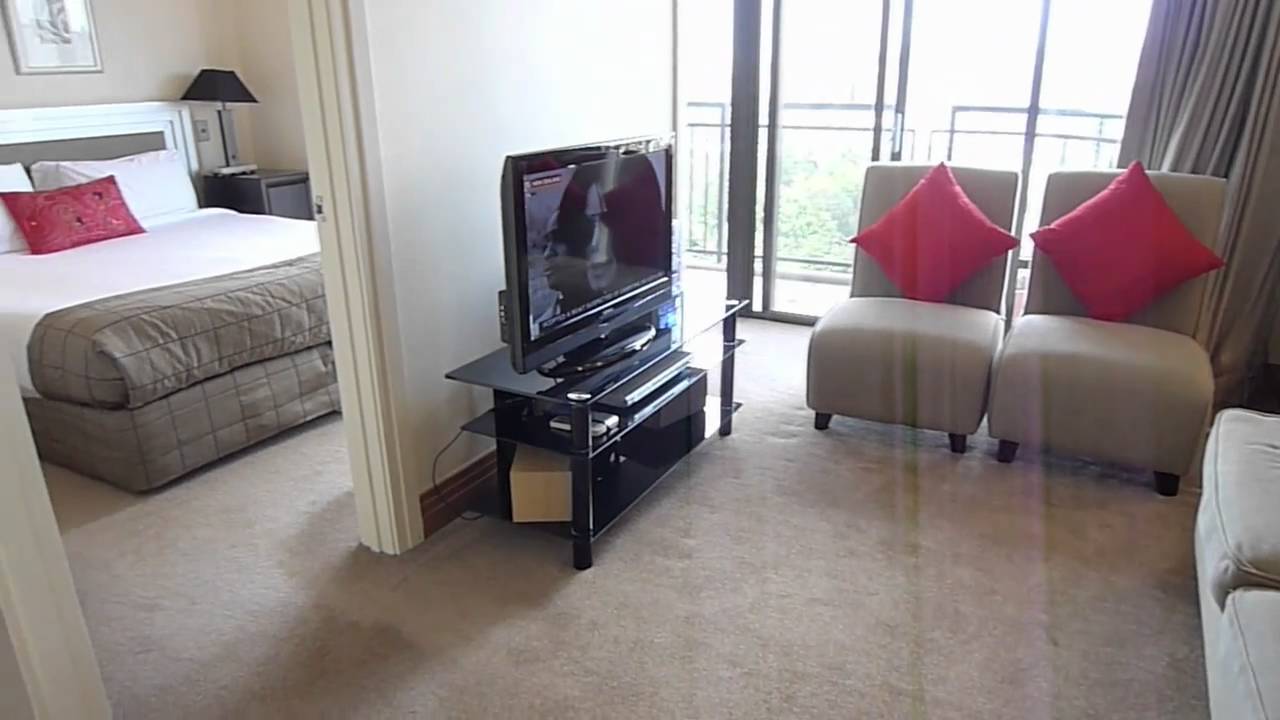 Metropolis Auckland apartment 27th Floor - YouTube