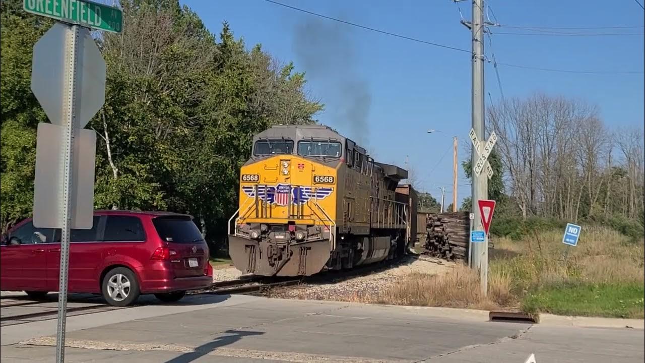 DPU UP 6568 Shoving Hard into Edgewater 9-12-2023 - YouTube