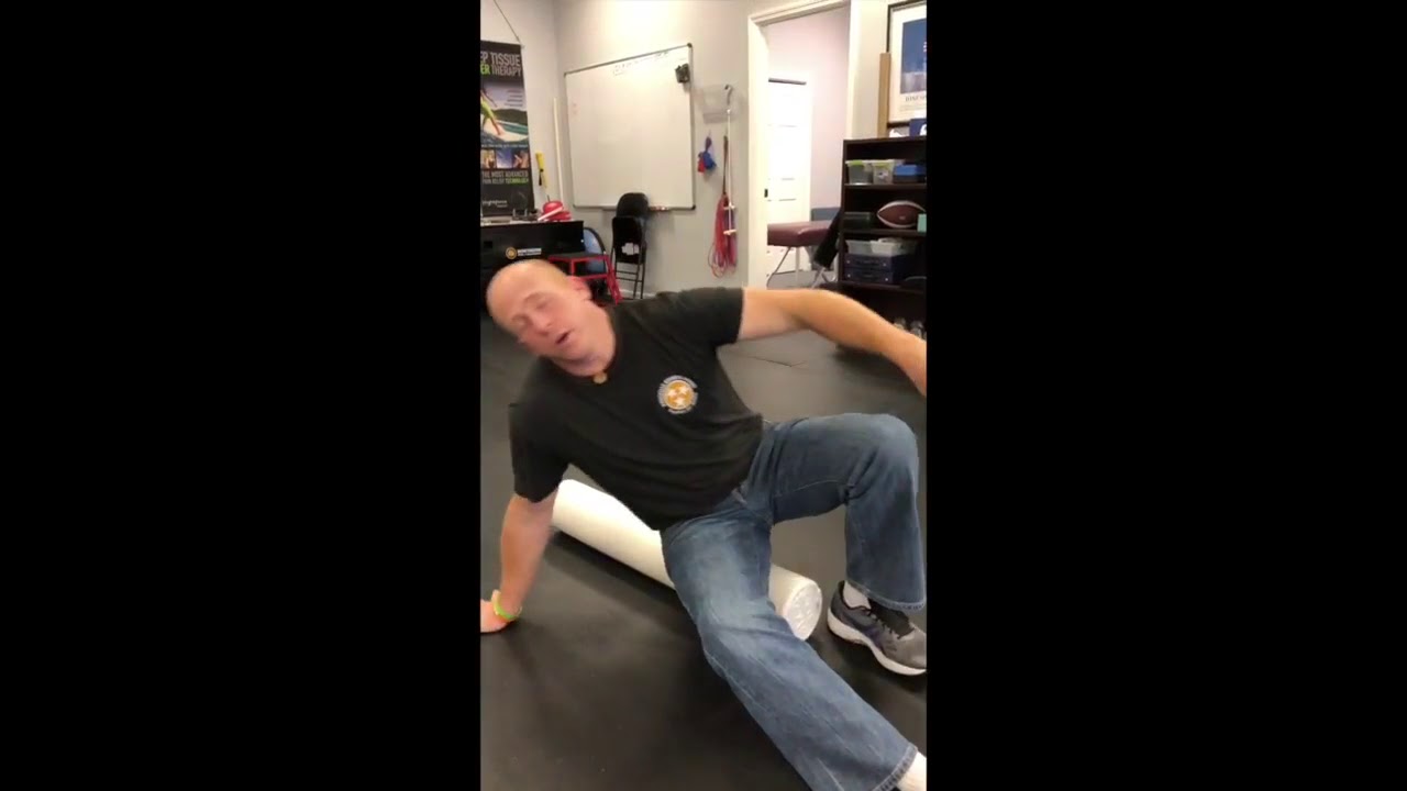 Thoracic Foam Roller Exercise For Improved Posture - Snow Angel Stretch ...