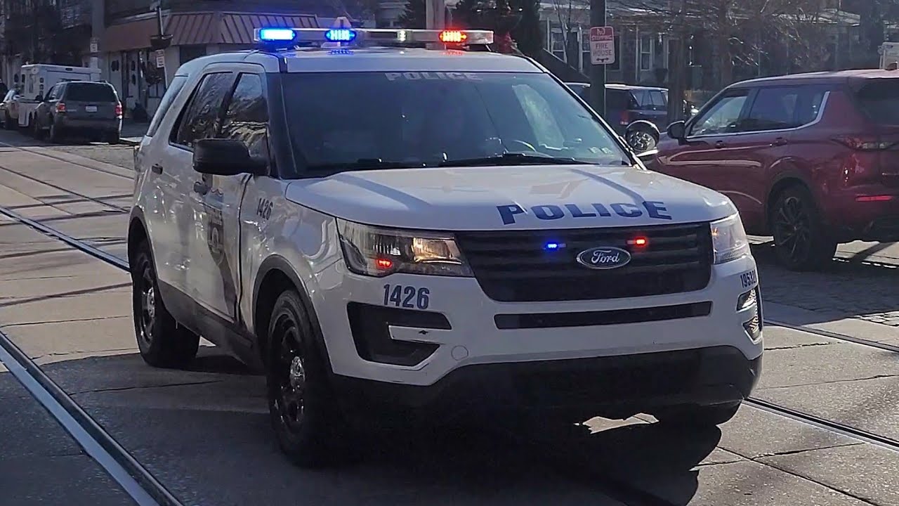 PPD Car 1426 Responding - YouTube