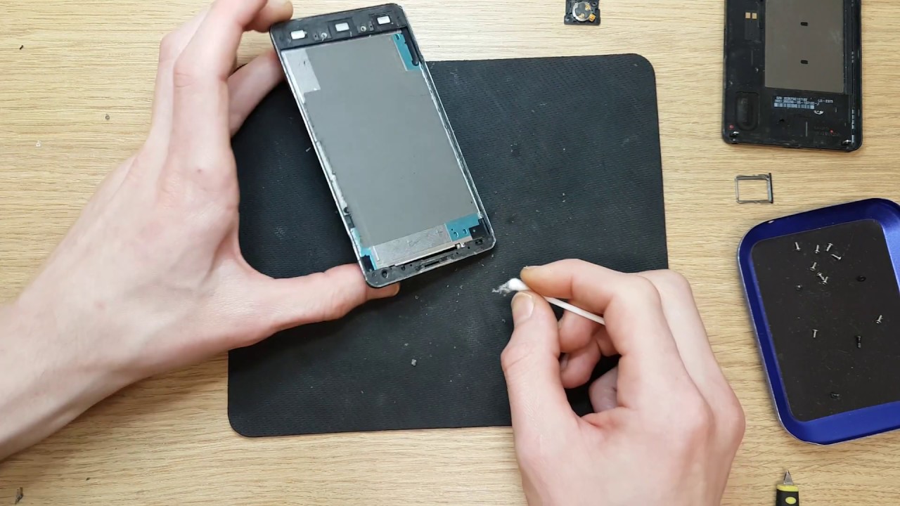 LG Optimus G E975 how to disassemble the phone and prepare to replace ...