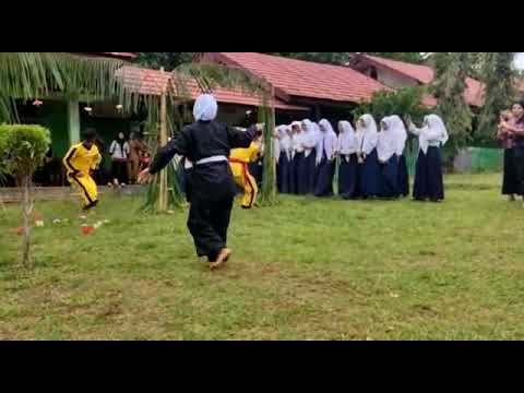 buka Lawang sagepeng di SMP 6 CEMPAGA