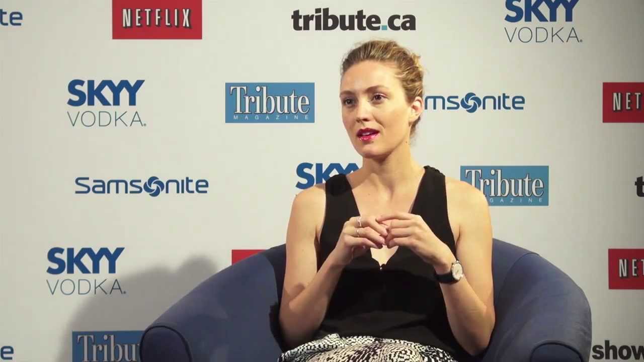 Evelyne Brochu 'Tom at the Farm' Interview - YouTube