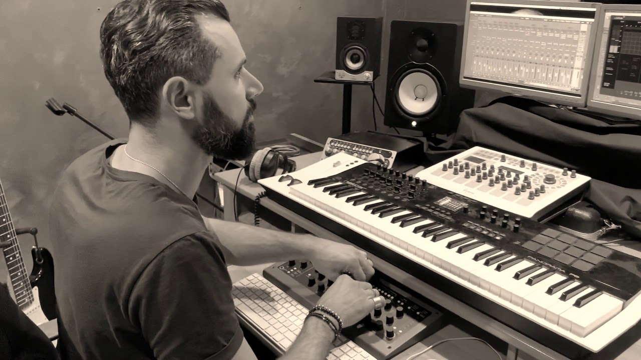 Dj AK mixing upcoming Goldie loc EP - YouTube