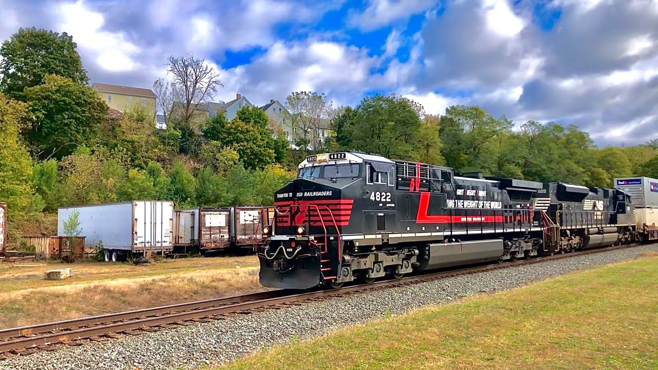 SECOND TIME & STILL LOOKING GOOD IN RED STRIPES!!... NS 4822 (MTWOTW ...