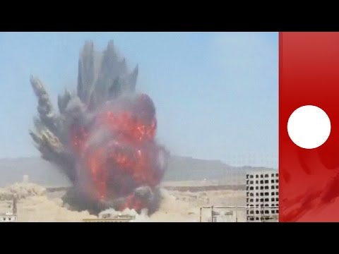 Yemen blast: Huge air strike throws smoke and flames into air