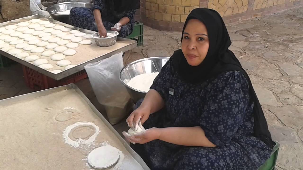 Yummy Egyptian bread (Eish Balady) in the making!! - YouTube