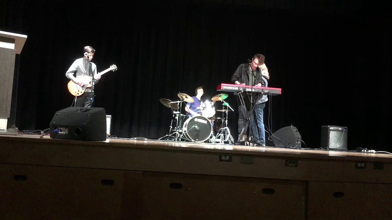 BAND SURPRISES AUDIENCE WITH TAKE ON ME COVER IN SCHOOL TALENT SHOW ...