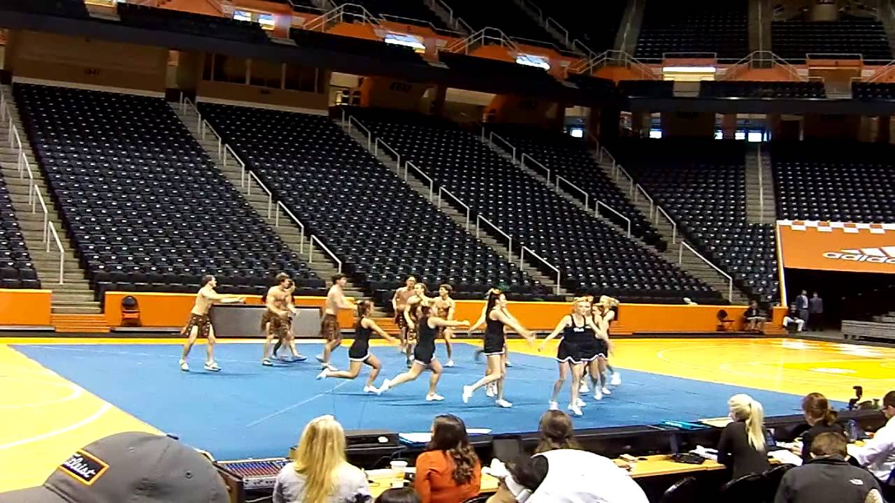 Alpha Chi Omega Smokey's Howl 2012 - YouTube