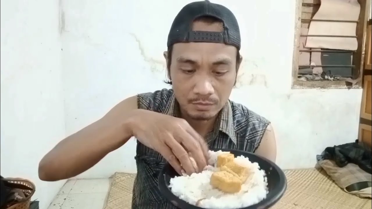 Sarapanku agak kesiangan soalnya aku karipan‼️sarapan Lauk Tahu sama ...