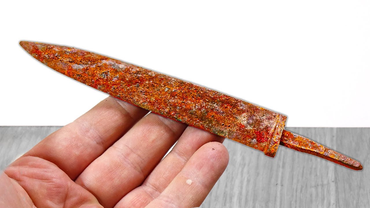Rusty Dagger Knife Turns Into A Shiny Masterpiece - YouTube