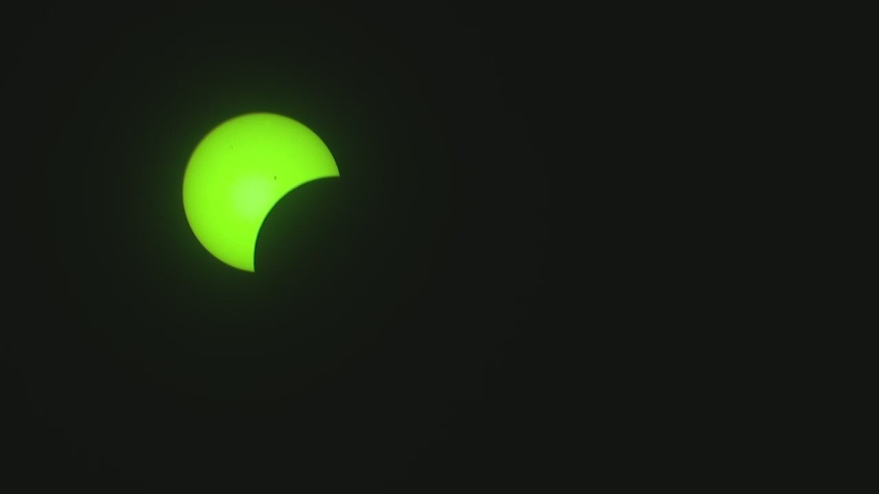 Solar Eclipse 2024 Live - Partial solar eclipse in Florida - YouTube
