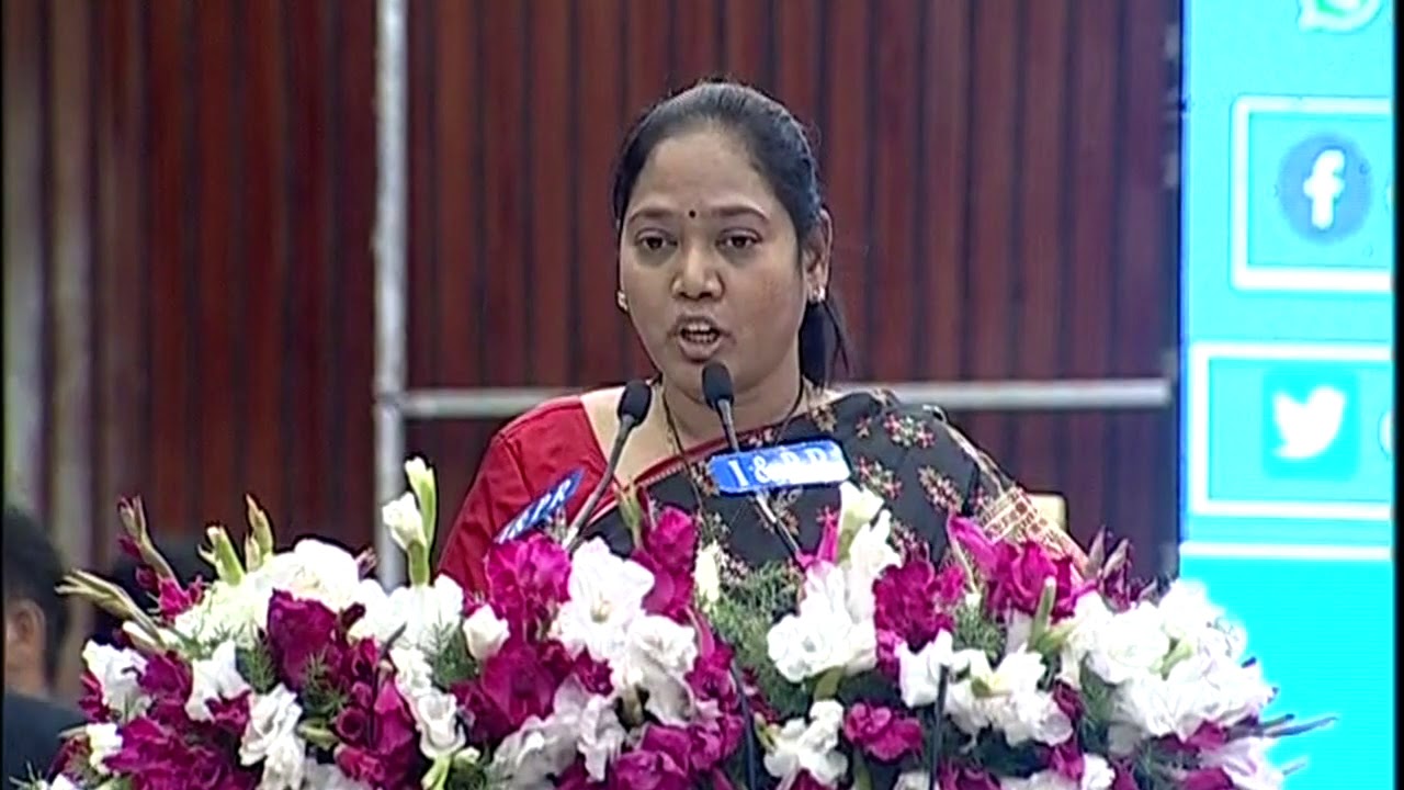 Home Minister Mekathoti Sucharitha full Speech on - YouTube