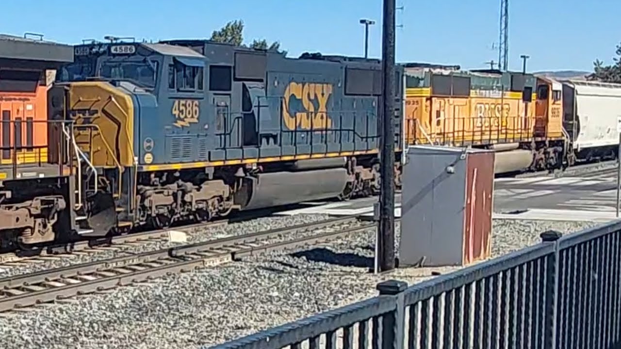 BNSF Westbound Tanker Train With CSX & BNSF SD70MACs! October 23rd, 2024 - YouTube