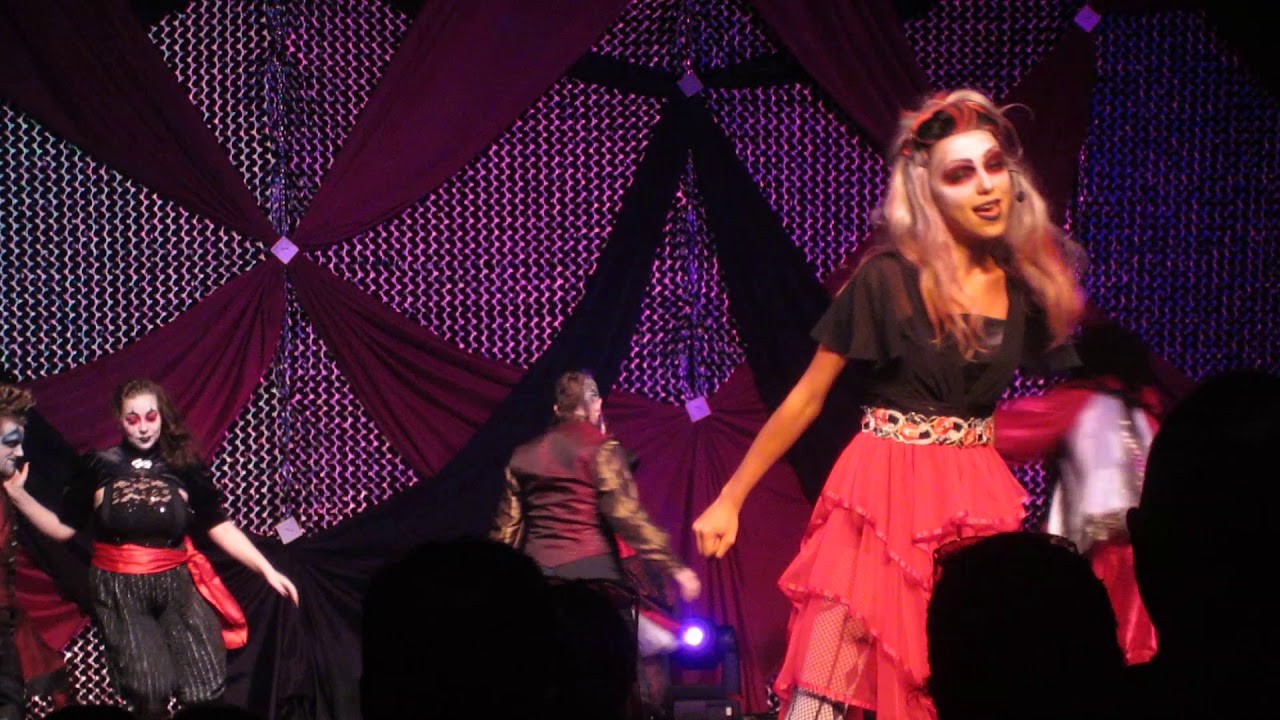 The Ringmasters Cabaret New Show At Six Flags Great America Fright
