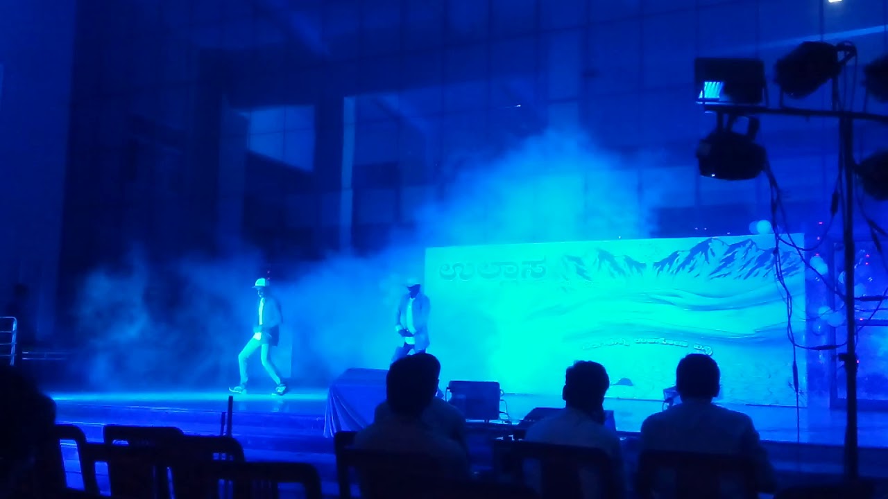 Dance performance @ college fest - YouTube