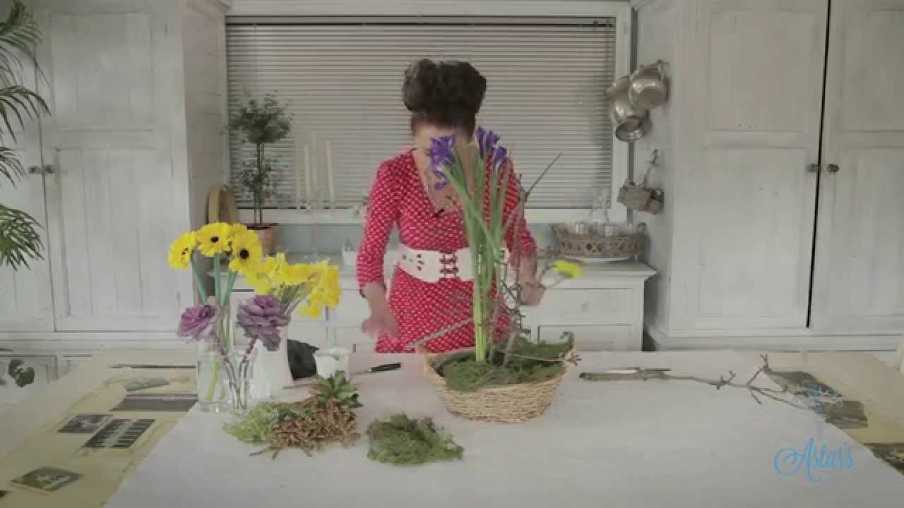 Flowers & Floristry Tutorial: Simple Spring Flower Arranging - YouTube