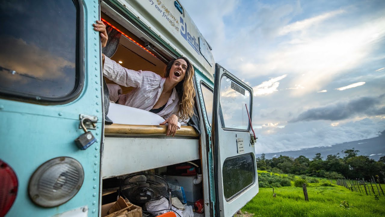 Woke Up to a HUGE Surprise // off grid in Panama - YouTube