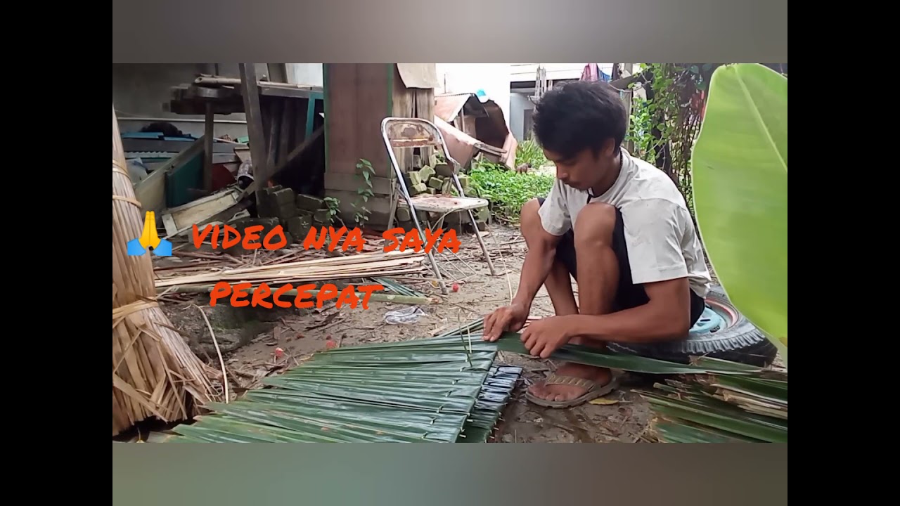 cara membuat atap dari daun sagu - YouTube