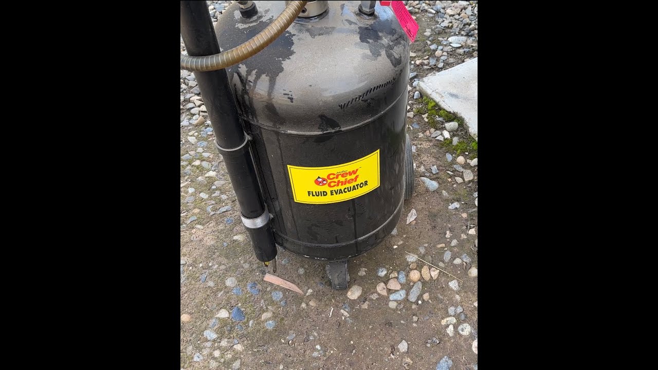 John Dow Fluid Extractor for John Deere 2032r Transmission Fluid - YouTube