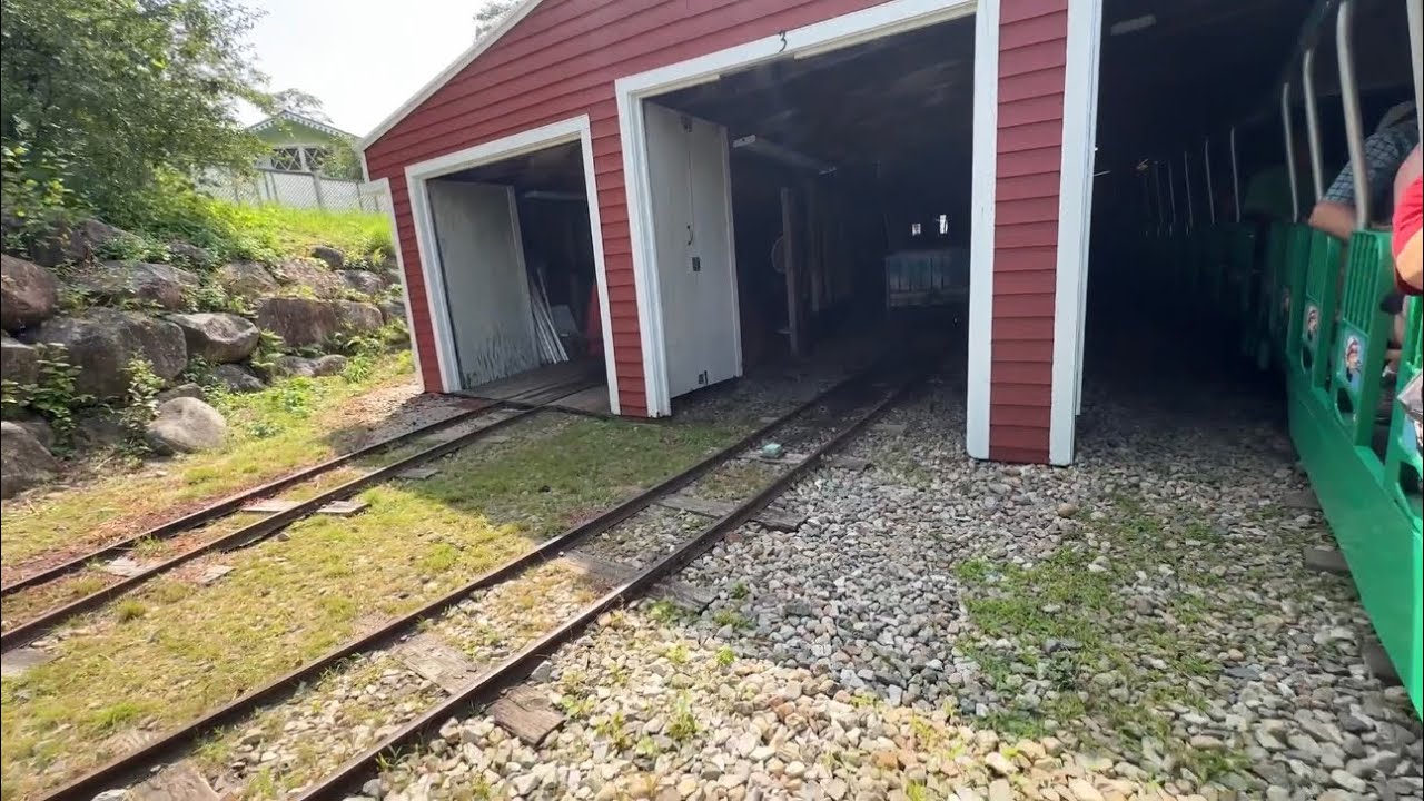 Huff and puff whistle railroad Story Land - YouTube