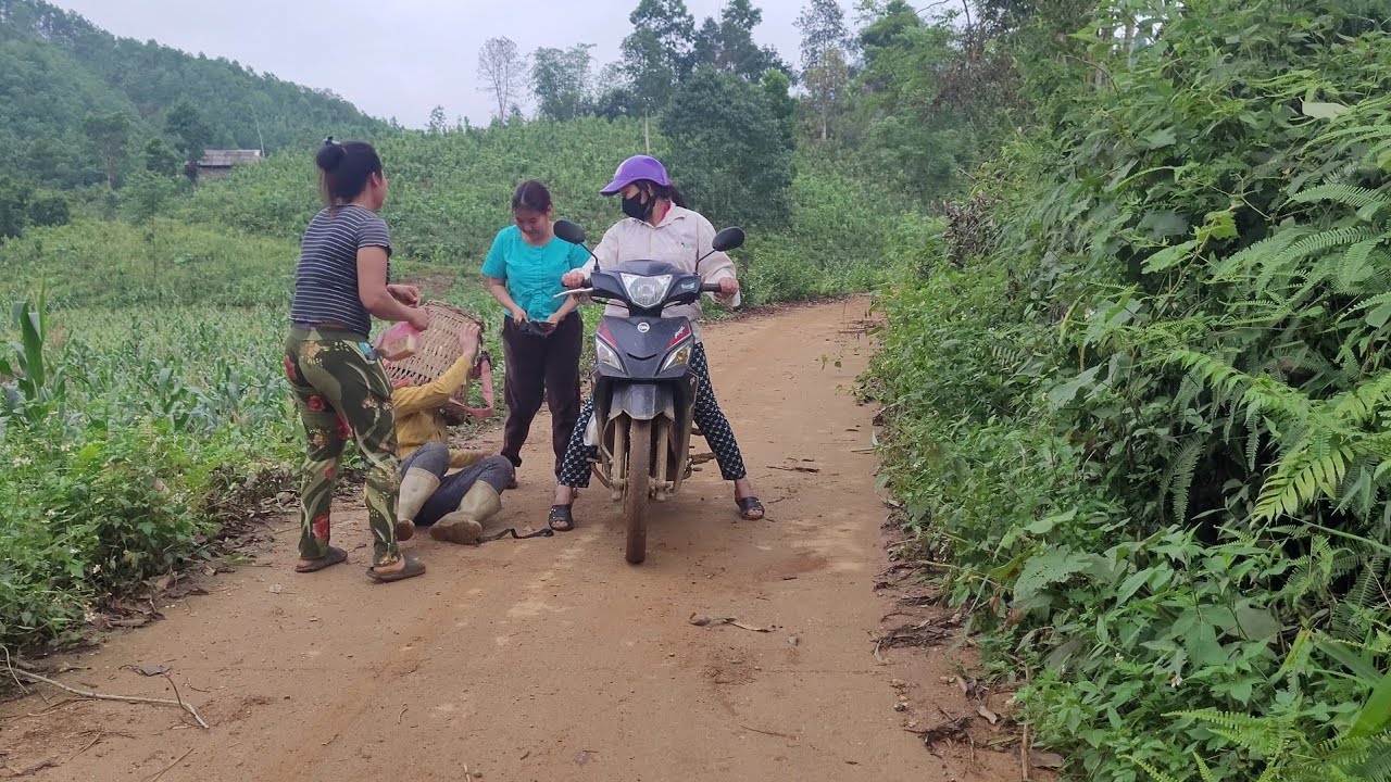 caught snails to sell and was robbed by bad guys - YouTube