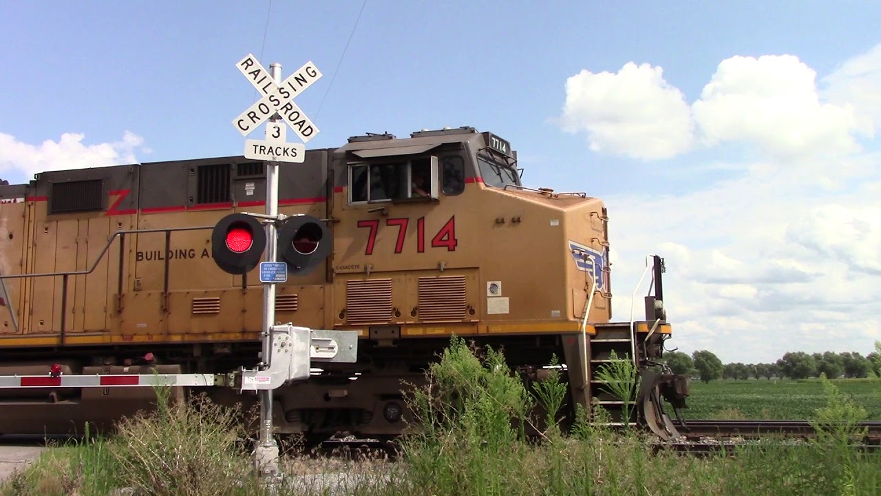 UP 7714 South Deshler, OH 8/14/17 - YouTube