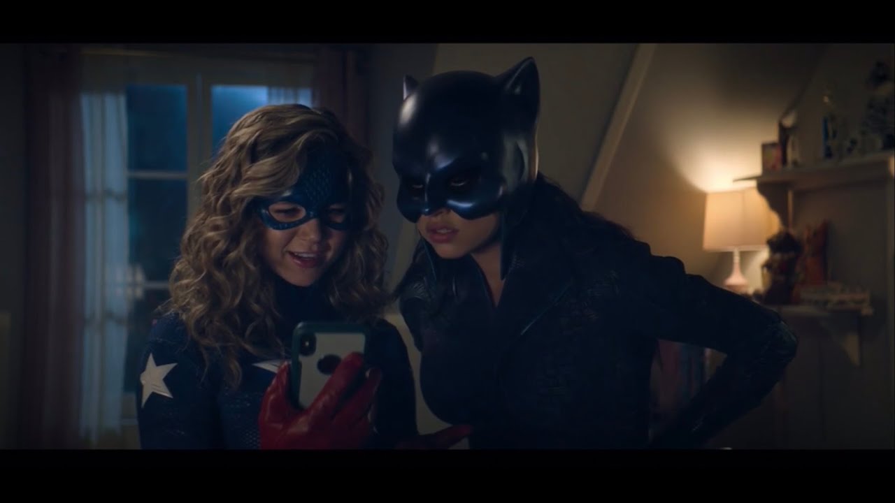Stargirl 1x04 Yolanda tries the Wildcat costume for the first time ...