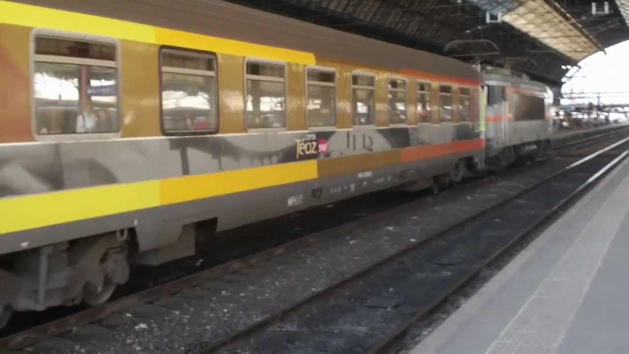 Manœuvre d'un Corail Téoz en gare de Bordeaux st Jean - YouTube