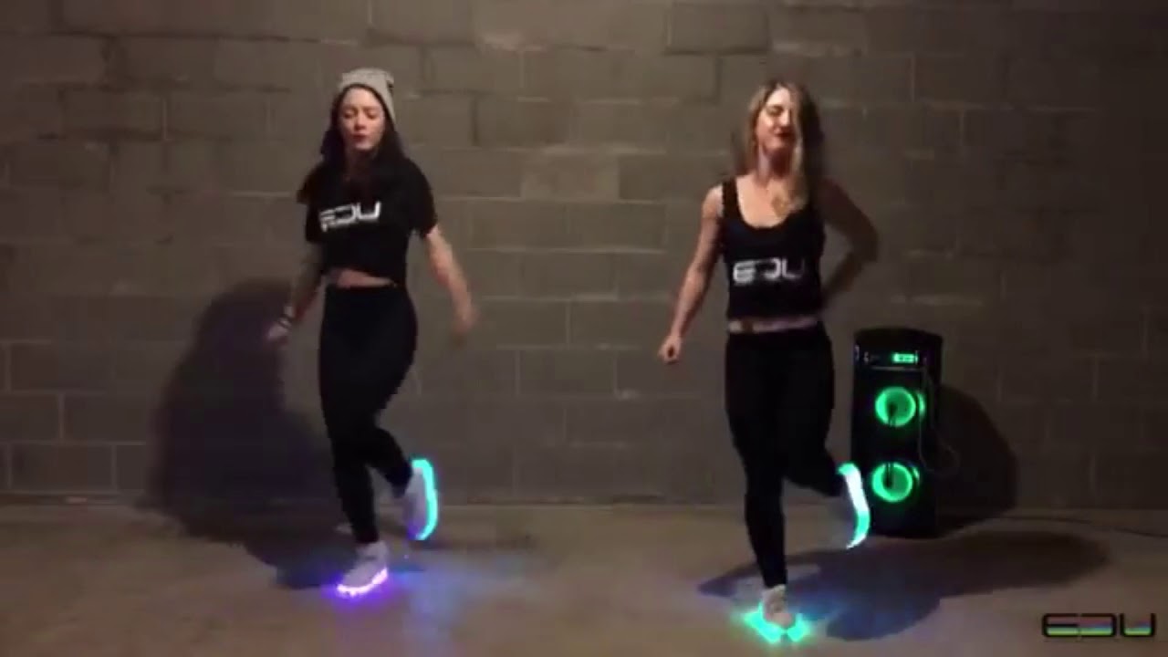 你的答案2020(Dj Venness威神帝君 Remix)有中文字幕哦 - YouTube