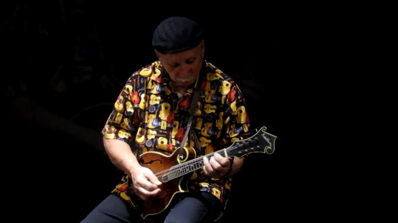 Mandolin Show E 52 - YouTube