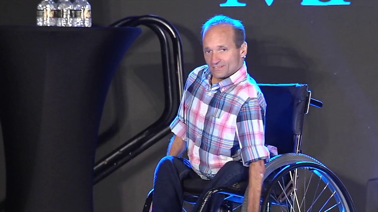 P J 's Speaker Reel — "Living and Loving Without Limits" - YouTube