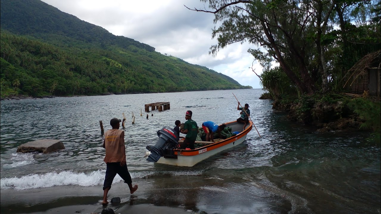 A Dinghy Trip to Bagilina Village - Misima Island - Samarai Murua ...