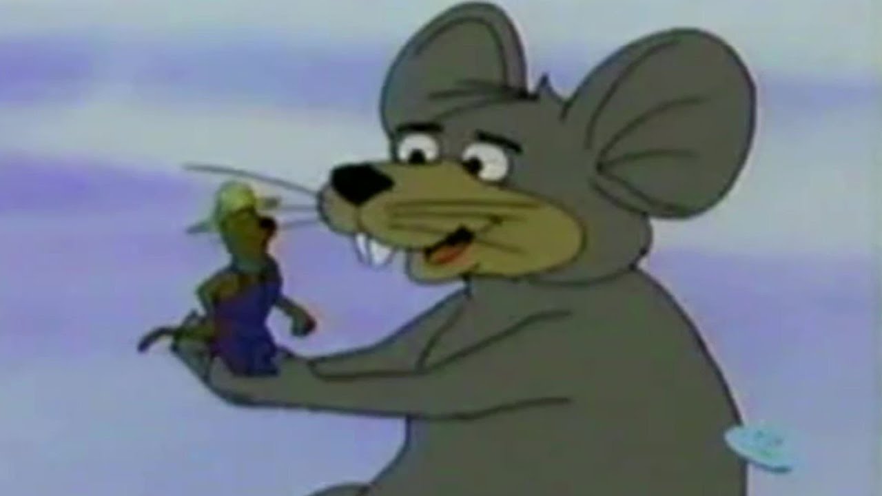 30 Foot Tall GIANT Field Mouse Chases Scooby And Friends - YouTube