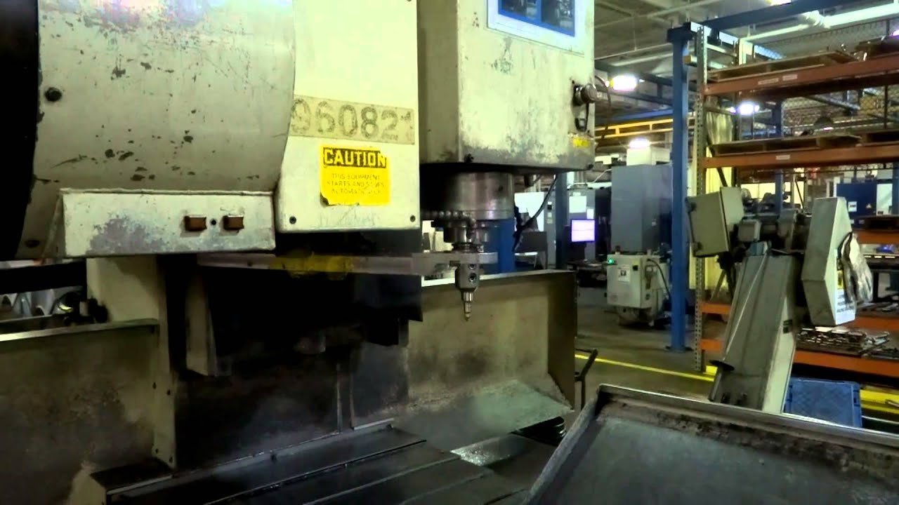 KOMO VMC40 CNC VERTICAL MACHINING CENTER - YouTube