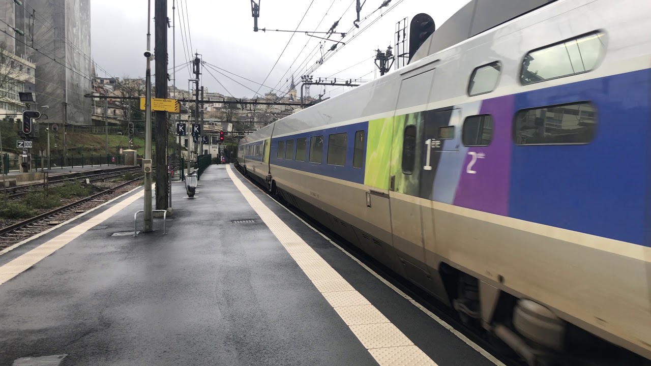 TGV en gare D'ANGOULEME - YouTube