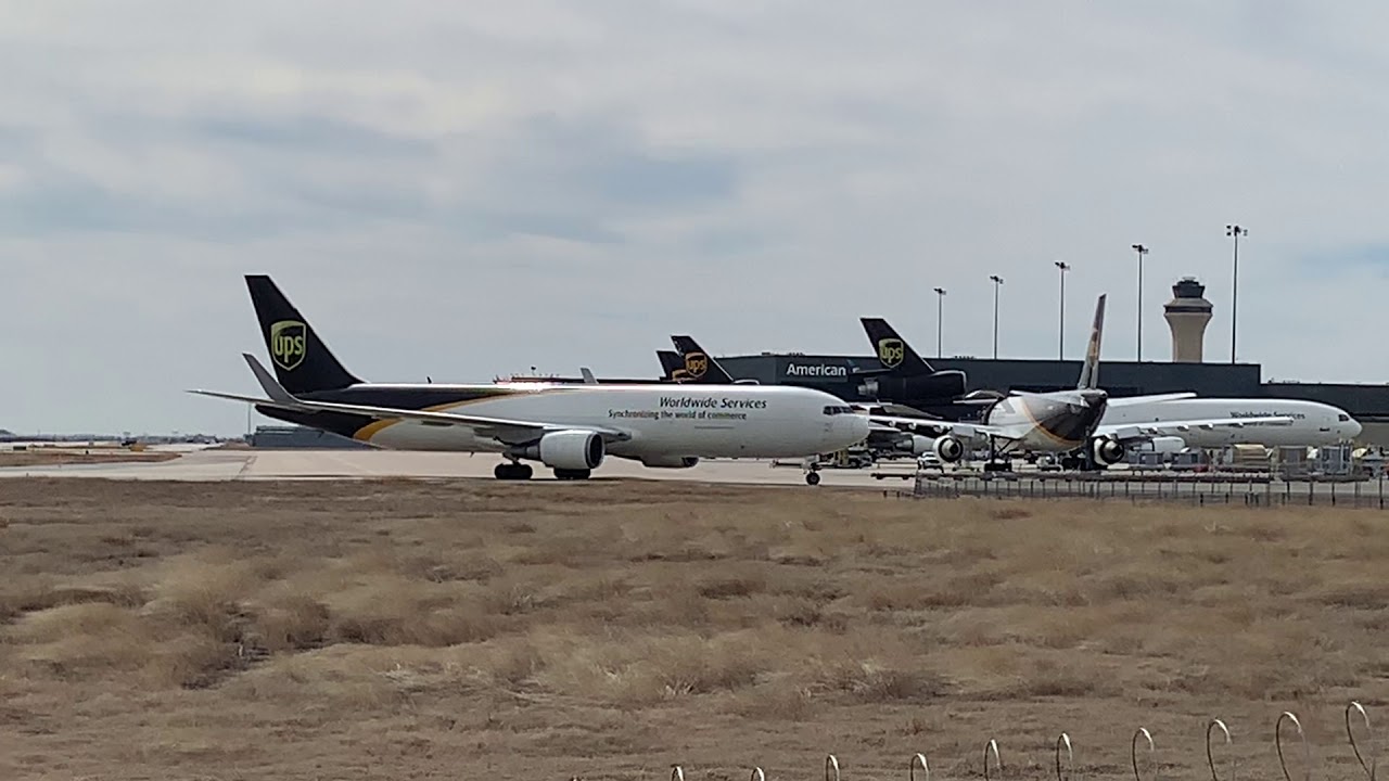 15 Minutes of Plane Spotting at DFW Airport: 14 Feb. 2019 - YouTube