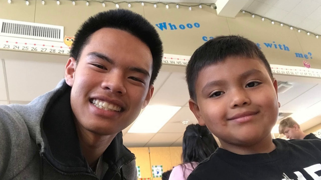 Trip The Kinder Buddy Sign Language Light - YouTube