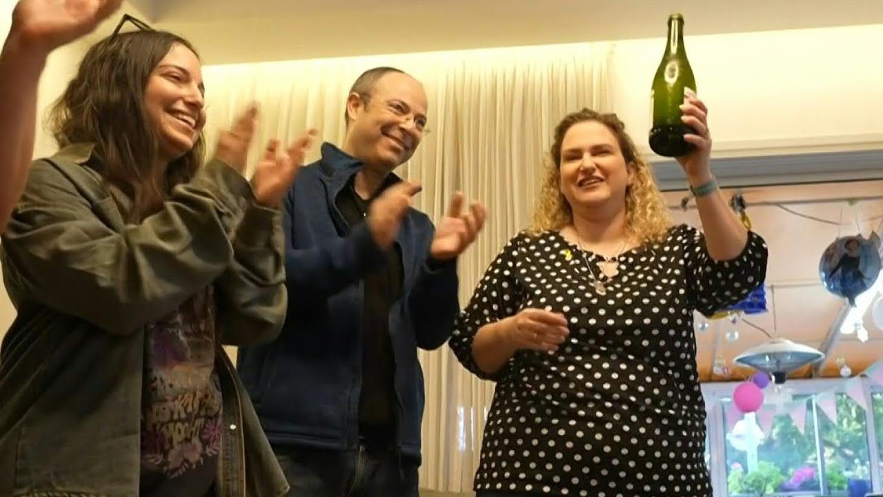 Relatives of Israeli hostage Ofer Kalderon celebrate his release | AFP ...