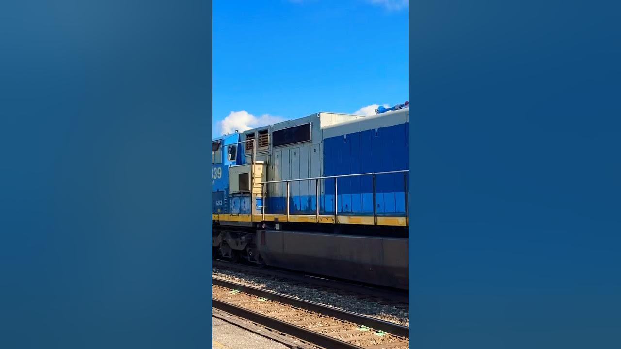 5 Ex-CSX Dash 8’s Trail Westbound - YouTube