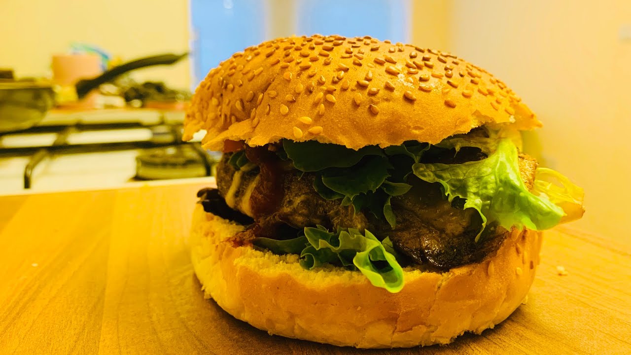 How to make classic steak burger! Spicy and juicy steak burger - YouTube