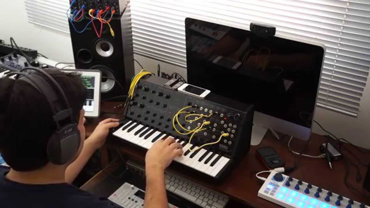 Synth Jam 06: Electribe EMX-1, Roland SH-32, M3000 HD (iPad), Korg MS ...