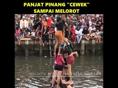 Kocak Banget😅 Panjat pinang cewek sampai celananya melorot🤣🤣