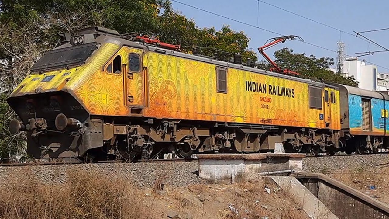 19218 Saurashtra janta express Veraval - Bandra terminus. - YouTube