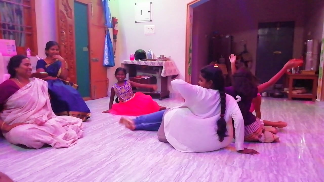 Moni dance - YouTube