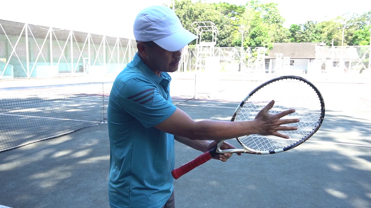 Cara Memegang Raket (Grip) - YouTube