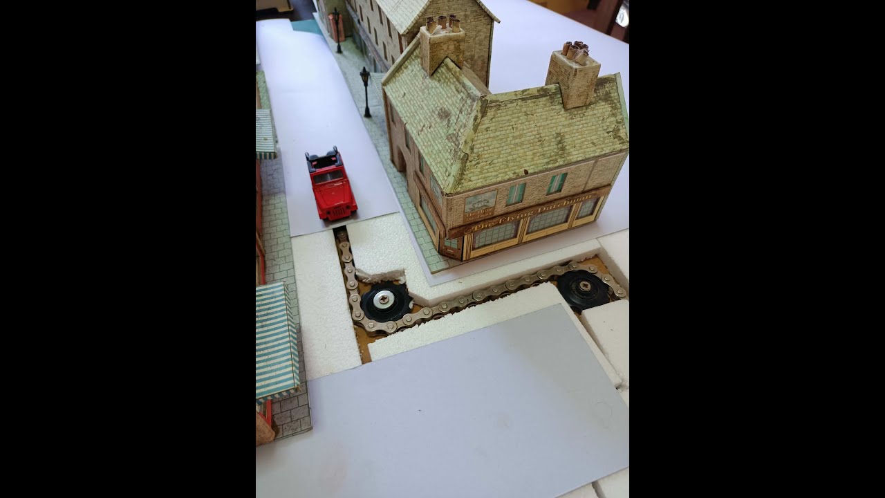 Moving car system : for train layouts. Cheaper than Magnorail or Faller ...